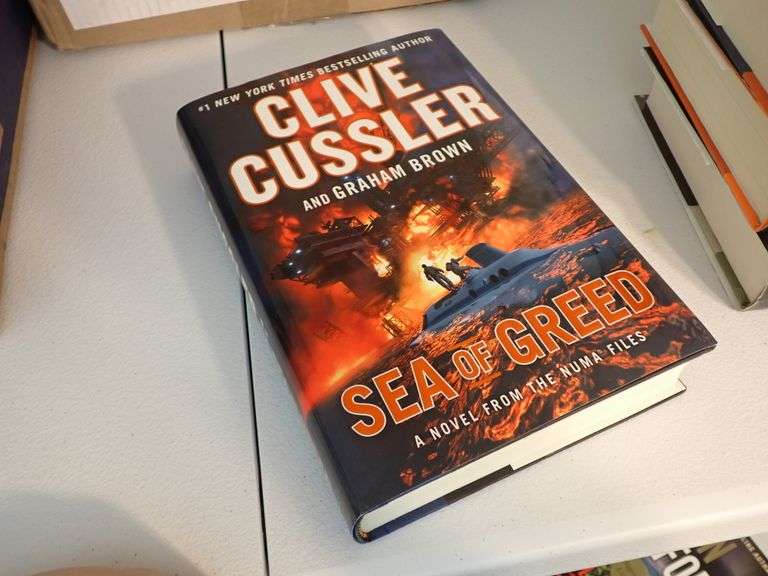 FIVE Author Signed CLIVE CUSSLER Hardback books - Auction Ohio