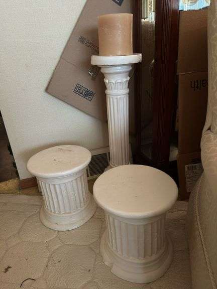 Trio of columns - Auction Ohio