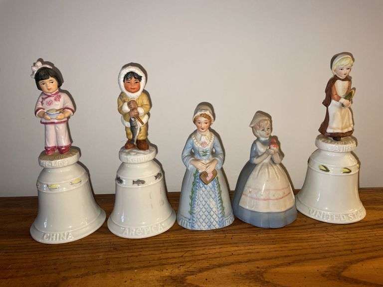 Ceramic figurine bells - Auction Ohio