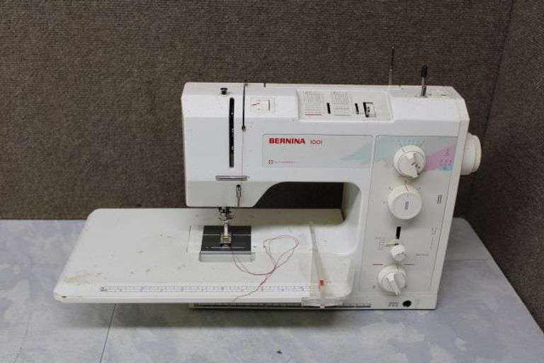 Bernina 1001 Sewing Machine - Auction Ohio