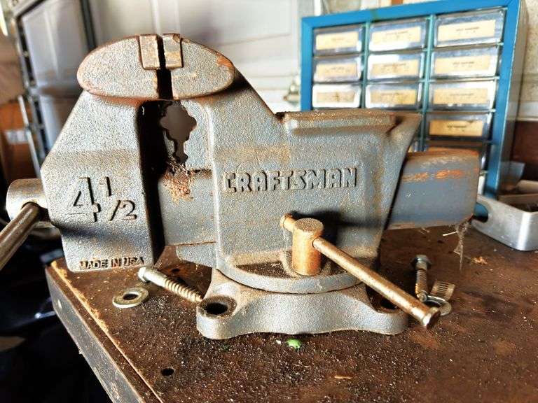 Craftsman 4 1/2 vise - Auction Ohio