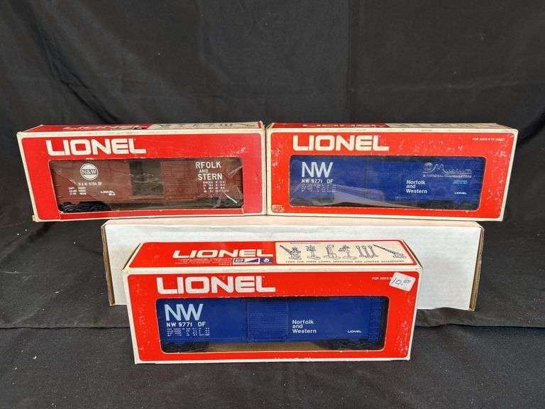 Lionel Norfolk & Western Box Cars - Auction Ohio