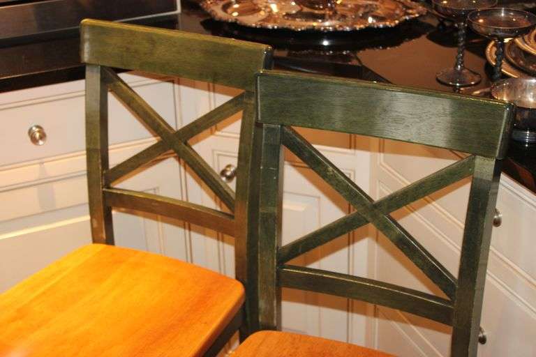 Pair of Pier 1 Counter Stools - Auction Ohio