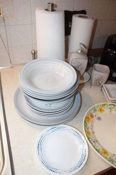 Cookware, Dishware & More - Auction Ohio