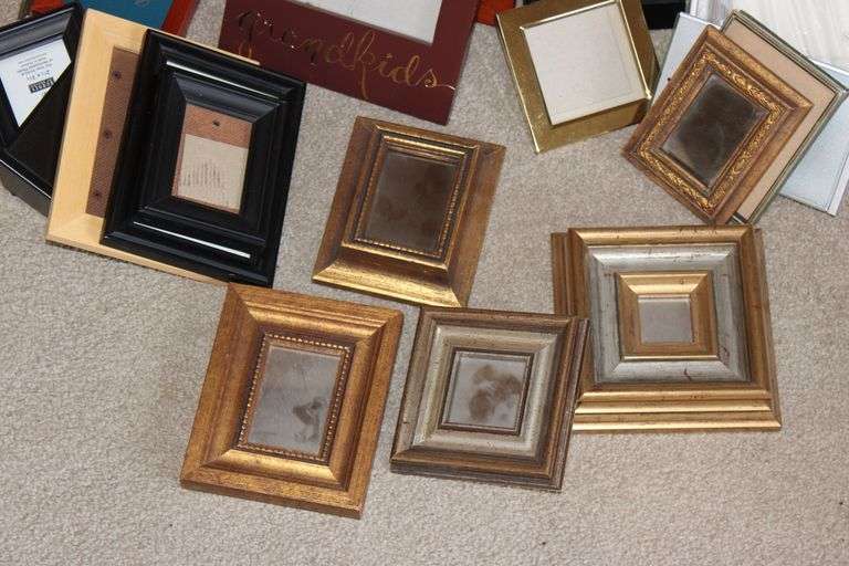 Photo Frames - Auction Ohio