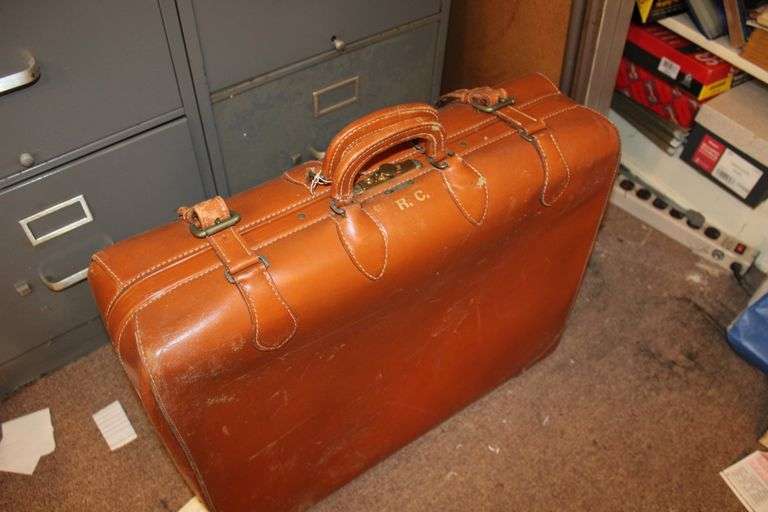 File Cabinet & Shelf Contents - Auction Ohio