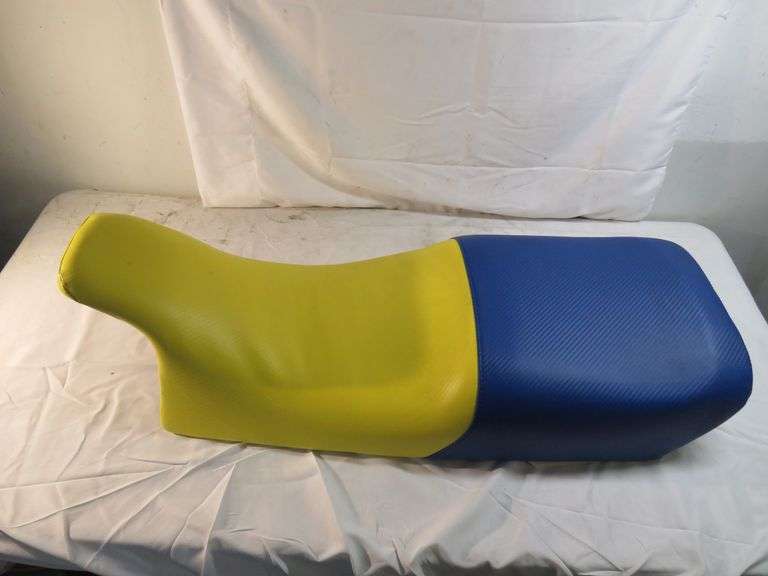 R100GS Seat - Auction Ohio