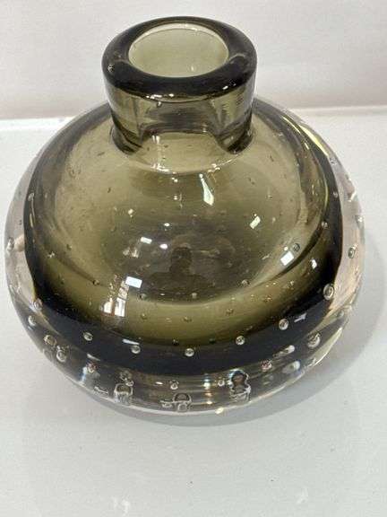 Erickson Smoke Vase - Auction Ohio