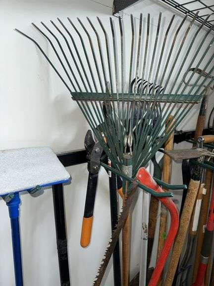 Yard tools - Auction Ohio