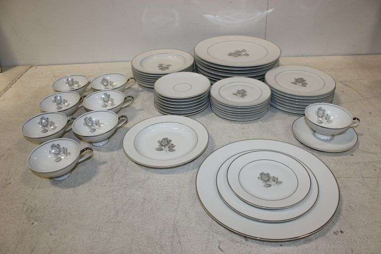 MCM Towne China Set - Auction Ohio