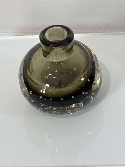 Erickson Smoke Vase - Auction Ohio