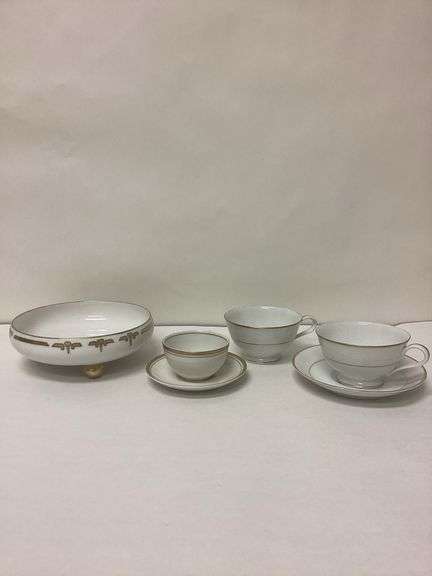 Three Footed Gold Dish & Tea Cups - Auction Ohio