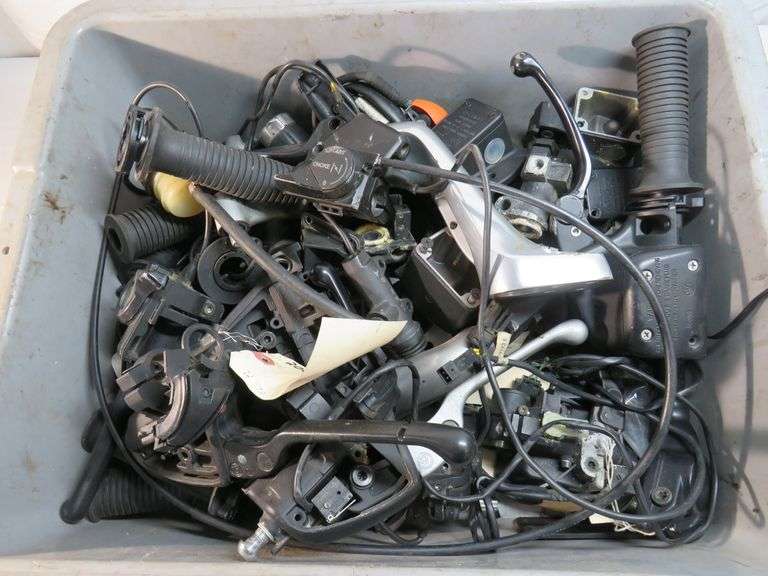 Oilhead handlebar parts, master cylinder and more - Auction Ohio