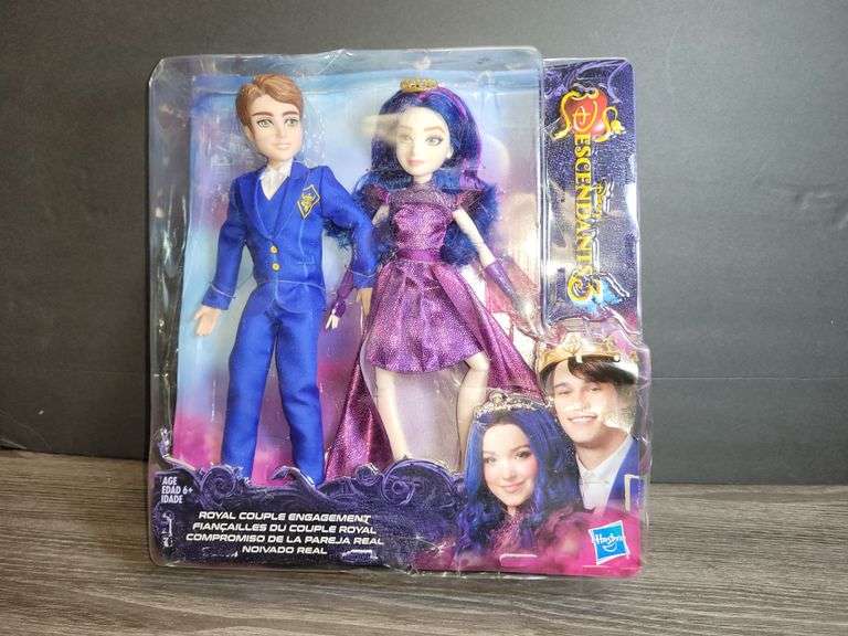 Descendants by Hasbro Couple Engagement In original Box. - Auction Ohio