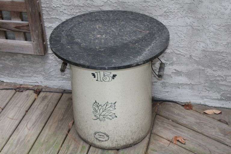 Western Stoneware Crock & Top - Auction Ohio