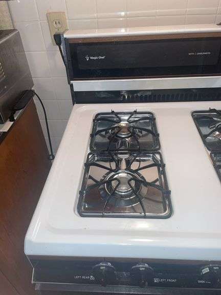 Magic chef gas stove - Auction Ohio