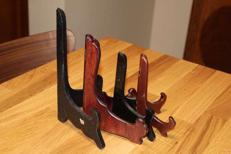 Plate Stands - Auction Ohio