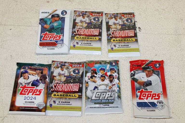 Topps Baseball Card Packs - Auction Ohio