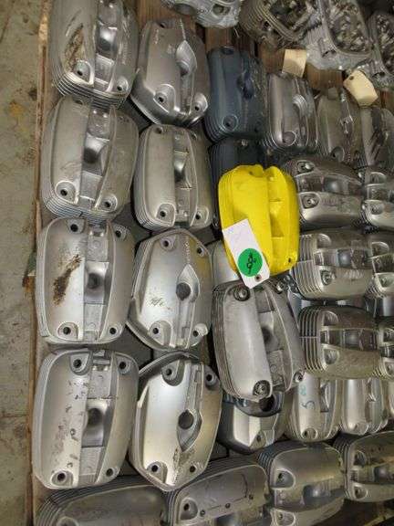 Various oilhead valve covers - Auction Ohio