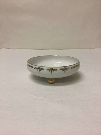 Three Footed Gold Dish & Tea Cups - Auction Ohio