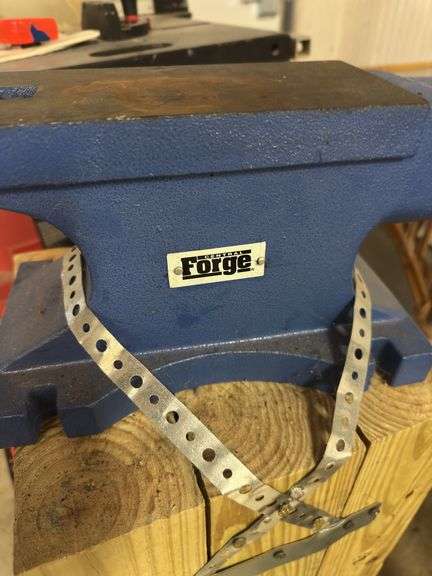 Large anvil - Auction Ohio