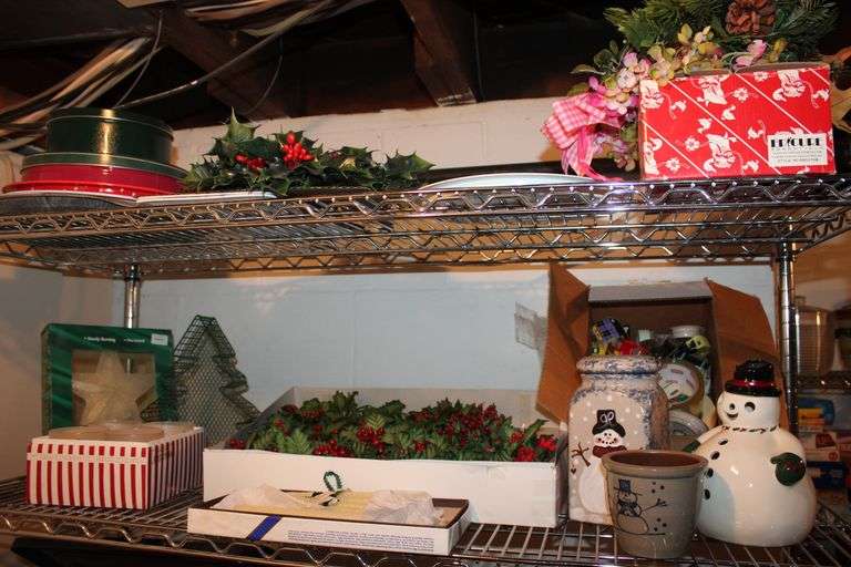 Misc. Christmas Décor - Auction Ohio