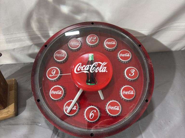 Coca Cola Clock & Candy Dispenser - Auction Ohio