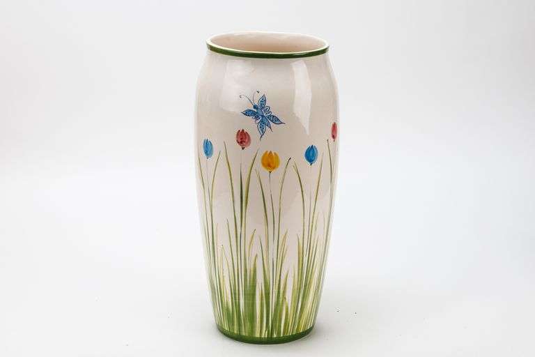 Very Large Vase - Auction Ohio