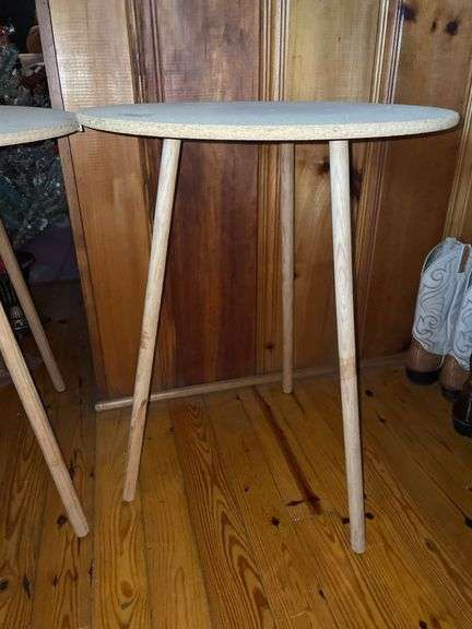 Three Legged Tables - Auction Ohio