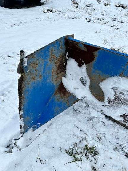92" Snow Box - Auction Ohio