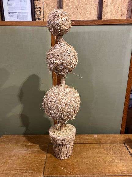 Topiary Form - Auction Ohio