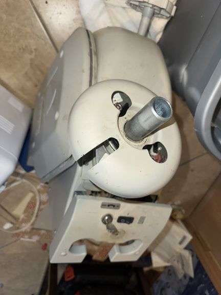 Stair lift - Auction Ohio