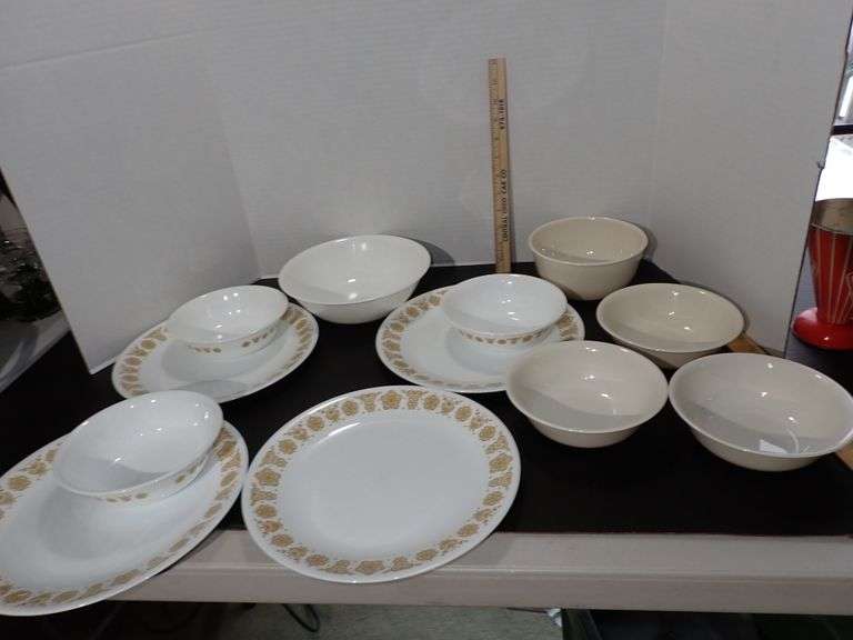 12pc CLEAN Corelle Dishes - Auction Ohio