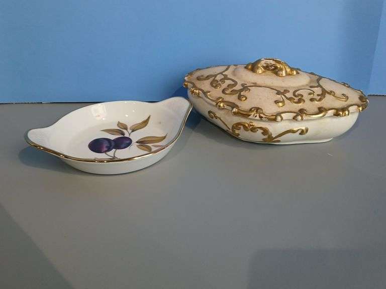 2 dishes - Auction Ohio