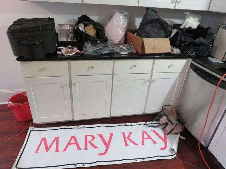 Assorted Mary Kay Makeup and Skincare Products - Auction Ohio