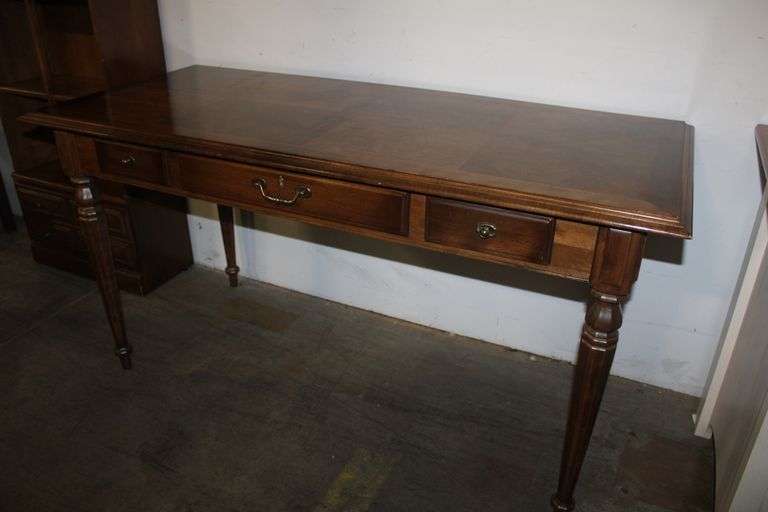 Ethan Allen Writing Desk - Auction Ohio