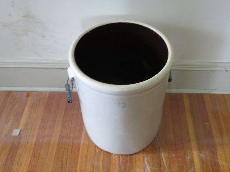 12 Gallon Crock - Auction Ohio