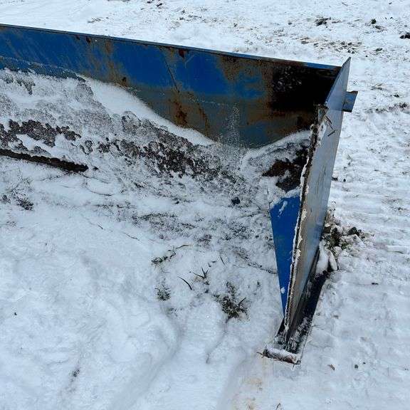 92" Snow Box - Auction Ohio