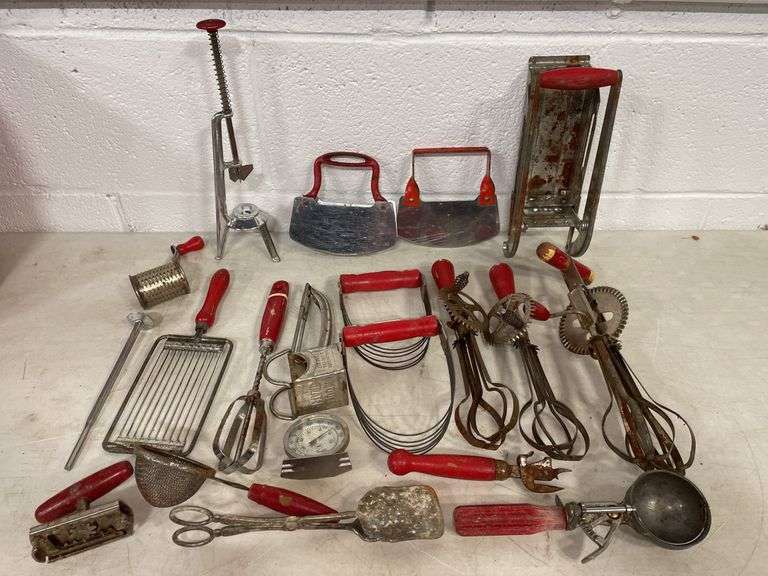 Vintage kitchenware - Auction Ohio