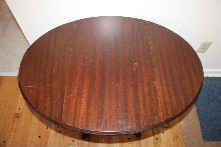 Mahogany Parlor Table - Auction Ohio