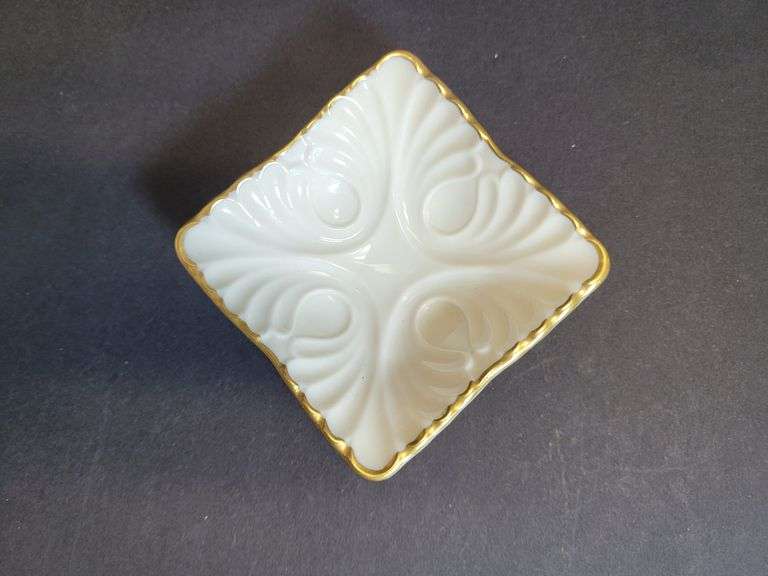 Lenox Coin or Jewerly Dish - Gold Trim on the edges. - Auction Ohio