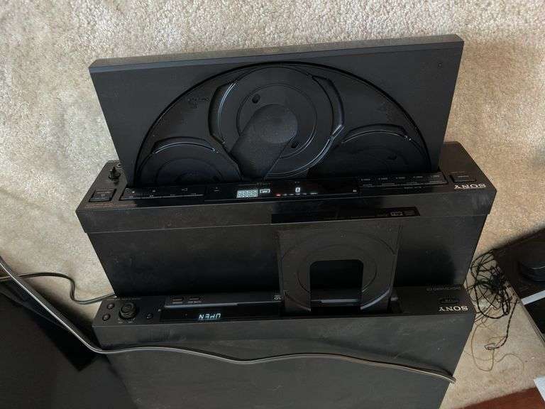 Sony 5 disc CD player + DVD player - Auction Ohio