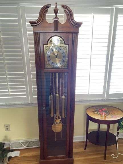 Grandmother clock - Auction Ohio