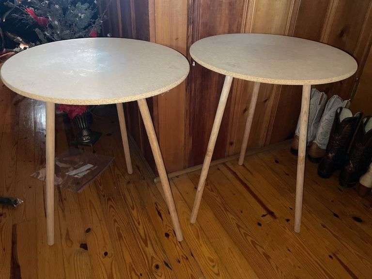 Three Legged Tables - Auction Ohio