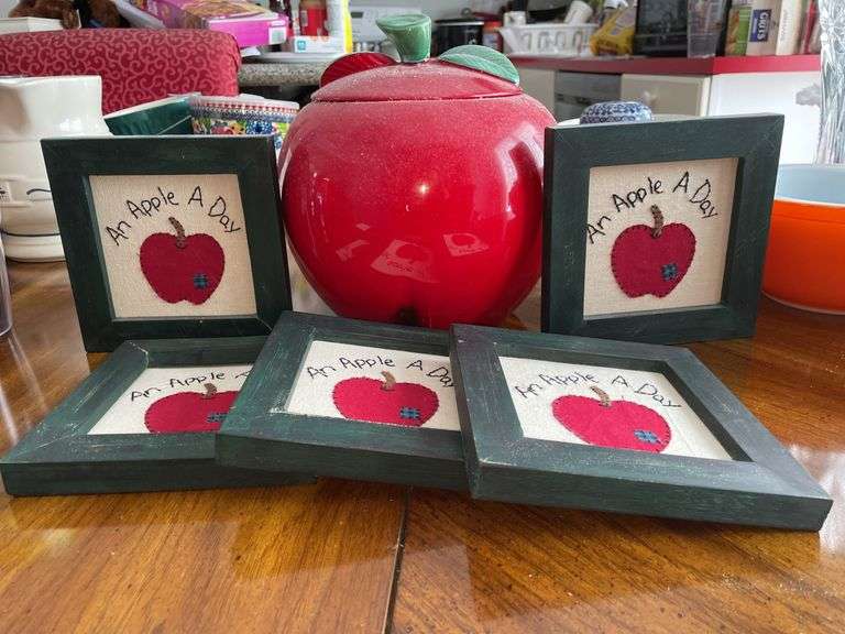 Apple Decor - Auction Ohio