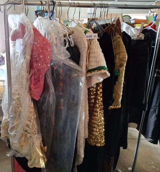 Women's Clothing - Auction Ohio