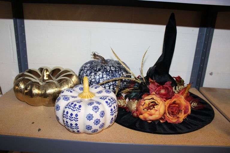 Halloween Décor - Auction Ohio