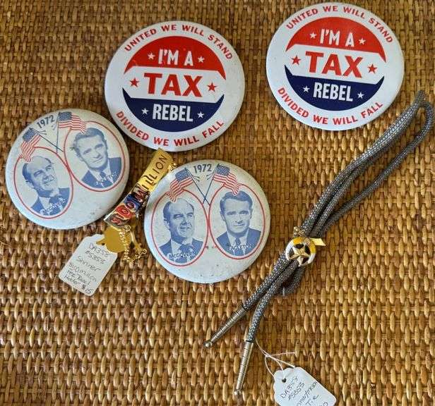 Political Memorabilia Including 1972 McGovern/Eagleton Buttons ...