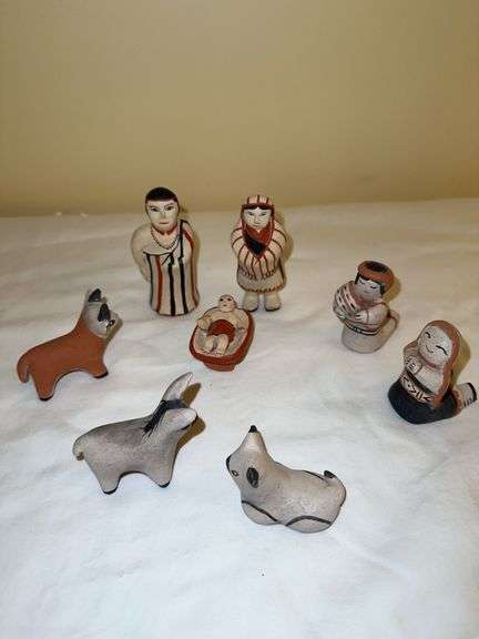 Native American nativity set – handmade - Auction Ohio
