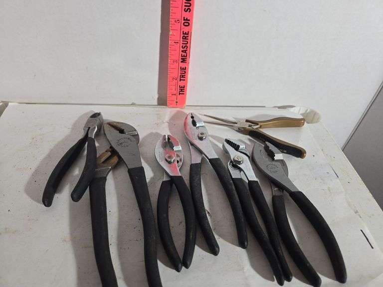 Assorted craftsman hand tools - Auction Ohio